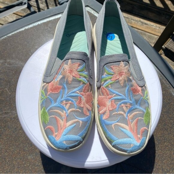 Shoes | Baretraps 11 Bonaire Canvas Loafers In Light Gray Floral ...